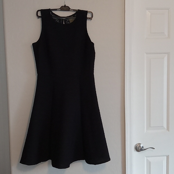 Taylor | Dresses | Taylor Fit Flare Sleeveless Black Knee Length ...